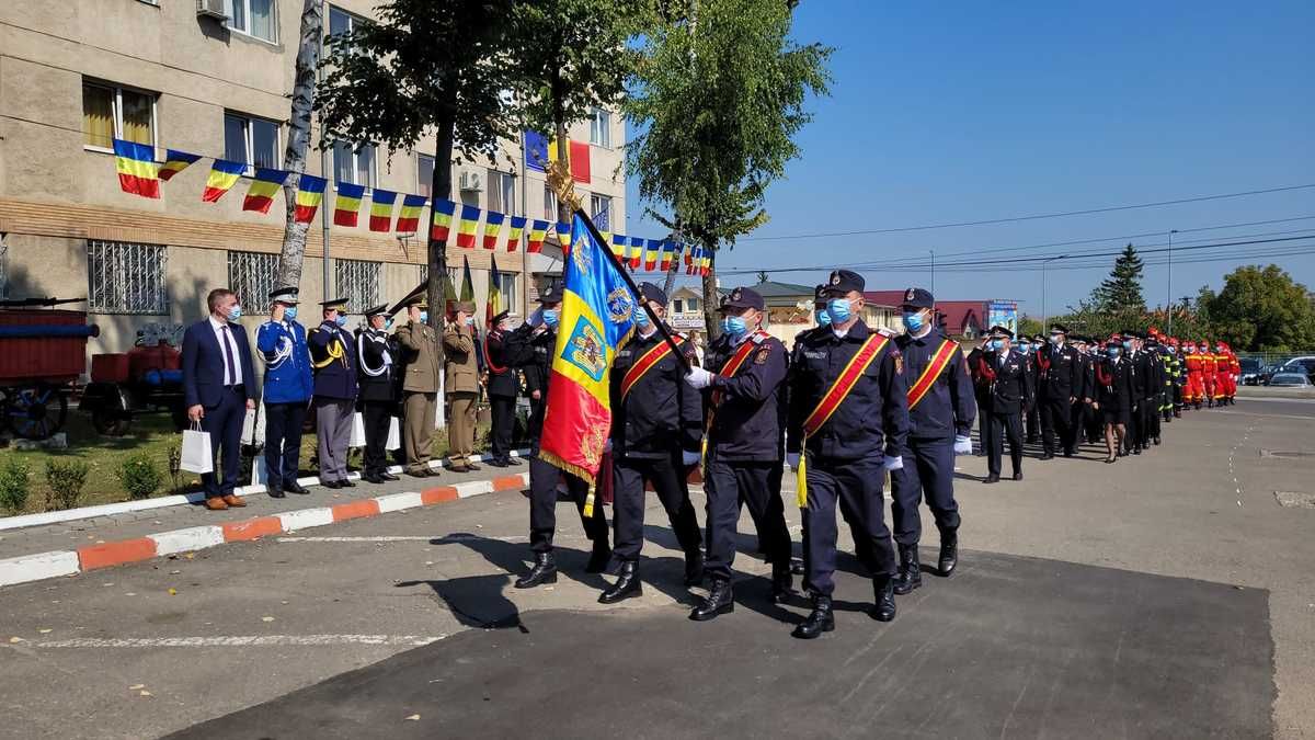 13 Septembrie – Ziua Eroilor în Uniformă. Pompierii celebrează 176 de ...