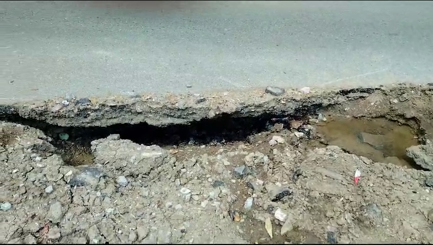 S-a stricat, s-a reparat, apoi s-a stricat ziua următoare. Acu se ...