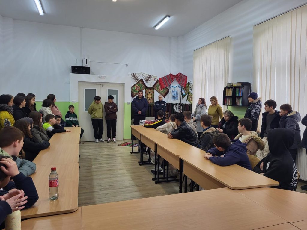 Ora de civilizație. Jandarmii botoșăneni, lecție de civism pentru ...